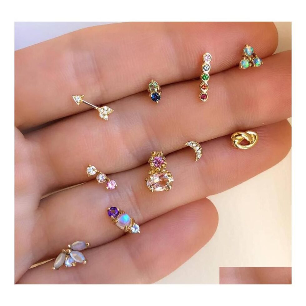 How to Buy Cute Little Gold Earrings